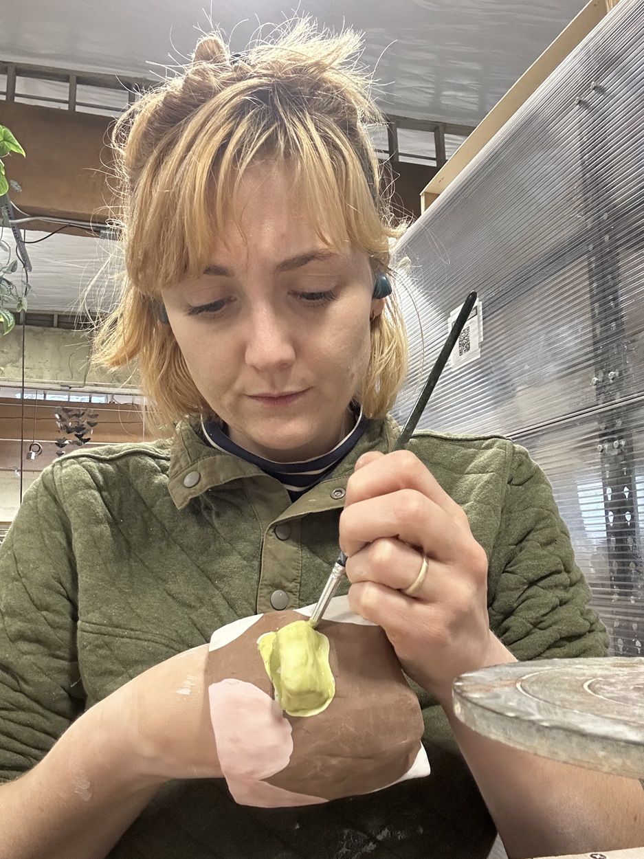A Travelling Potter Visits The Studio | Laura Williams | Episode 1183 ...